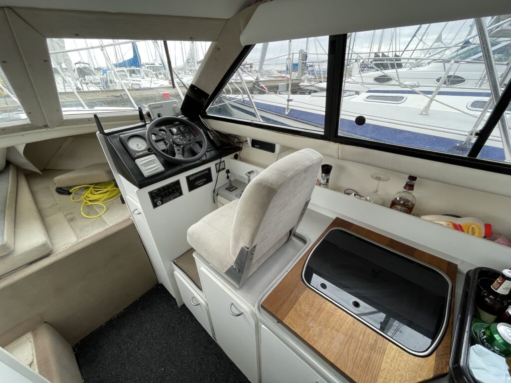 Bayliner 2858 /Diesel/Bovpropel - Dansk Sejl & Motor