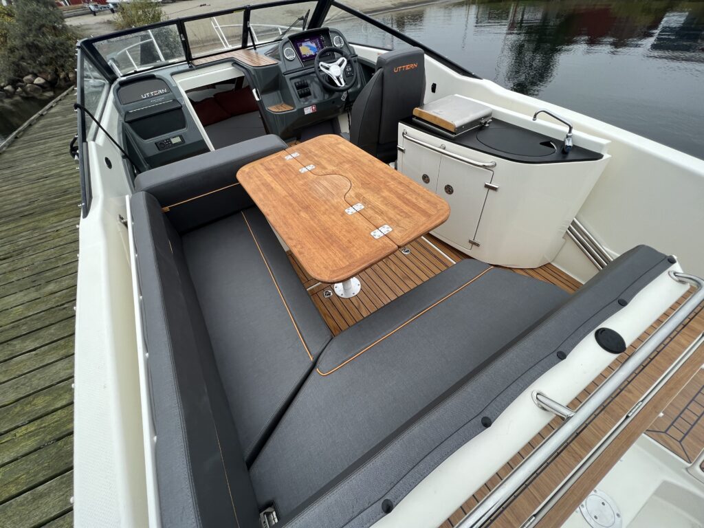 Uttern D70 Mercury 300 HK V8 – Dansk Sejl & Motor