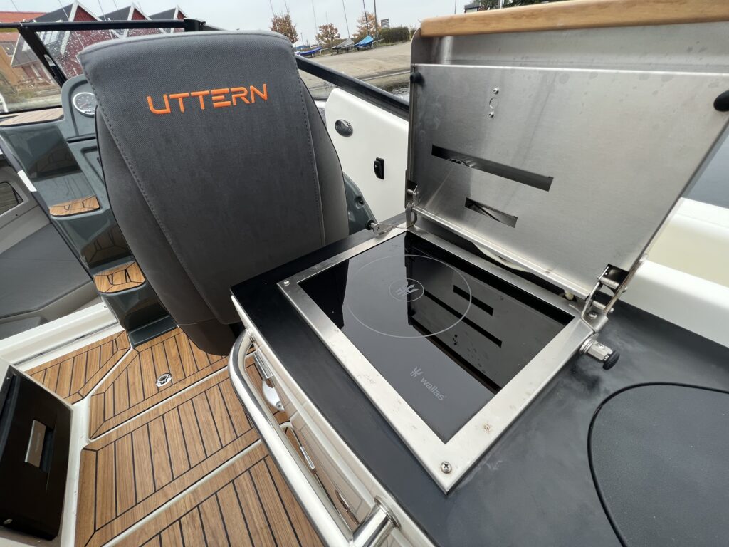 Uttern D70 Mercury 300 HK V8 – Dansk Sejl & Motor