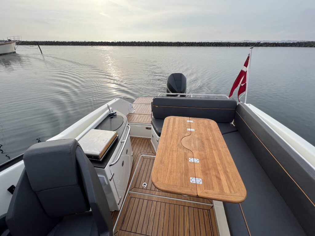 Uttern D70 Mercury 300 HK V8 – Dansk Sejl & Motor