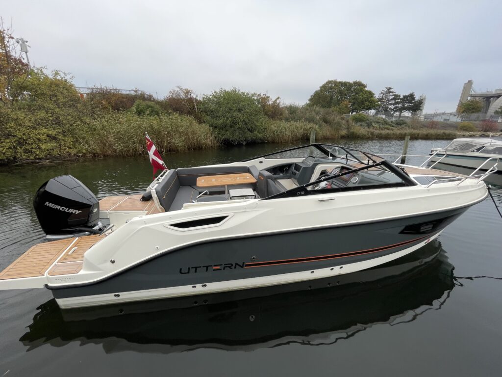 Uttern D70 Mercury 300 HK V8 – Dansk Sejl & Motor