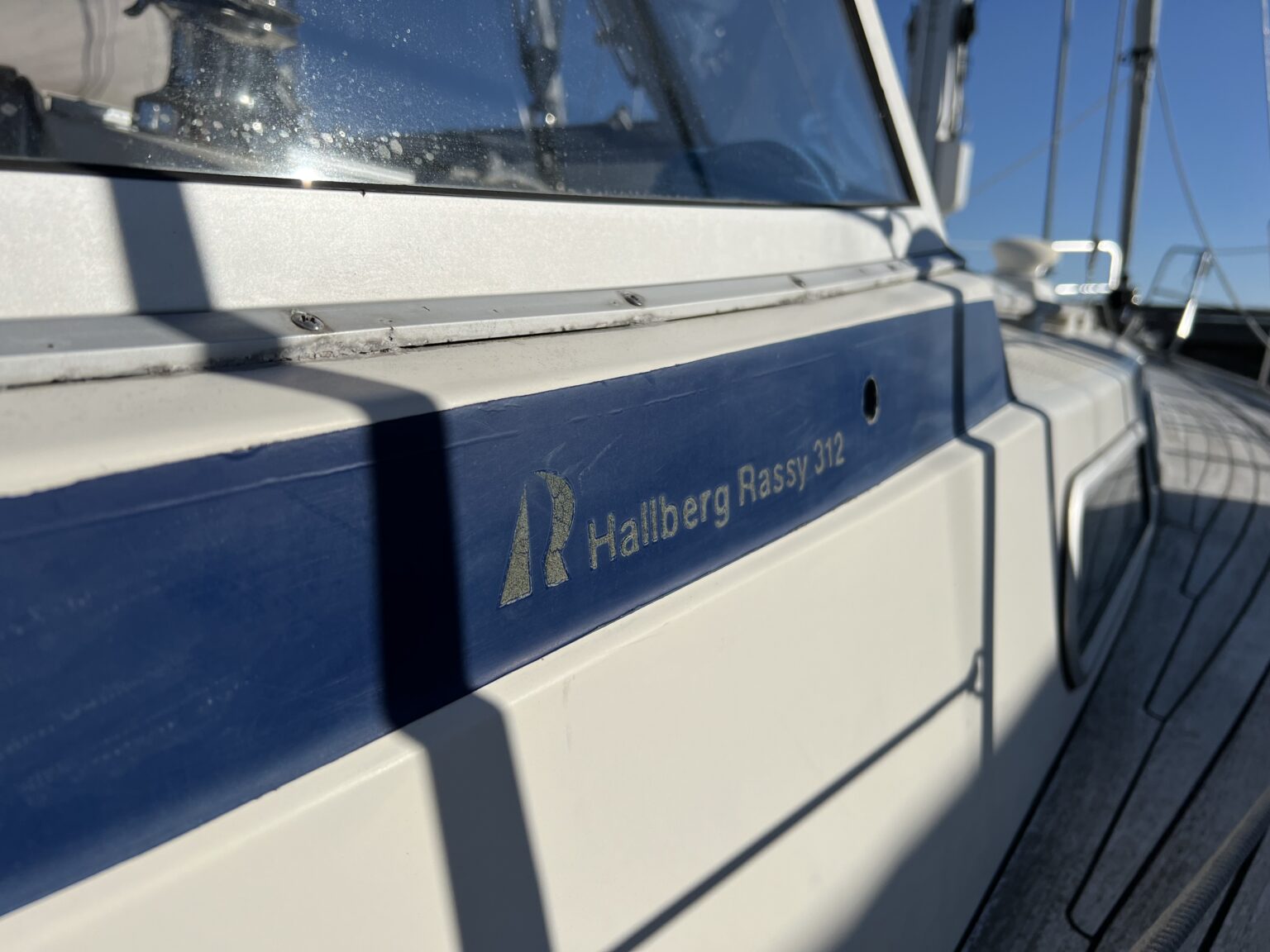 Hallberg Rassy 312 MK2 – Dansk Sejl & Motor