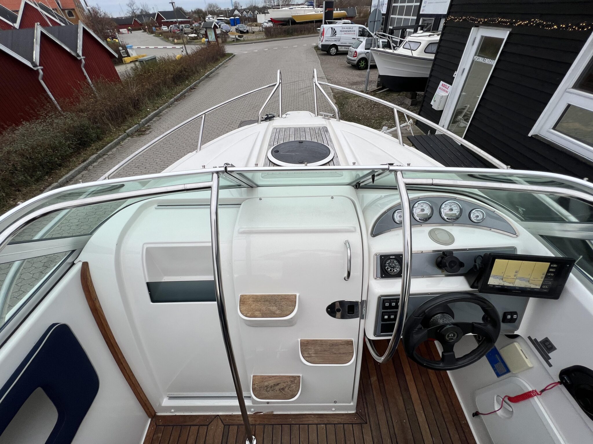 Uttern D68 Exclusive – Dansk Sejl & Motor